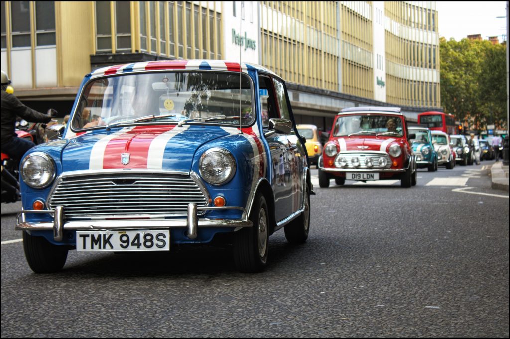 The Chelsea Society | Minis parade in Chelsea!
