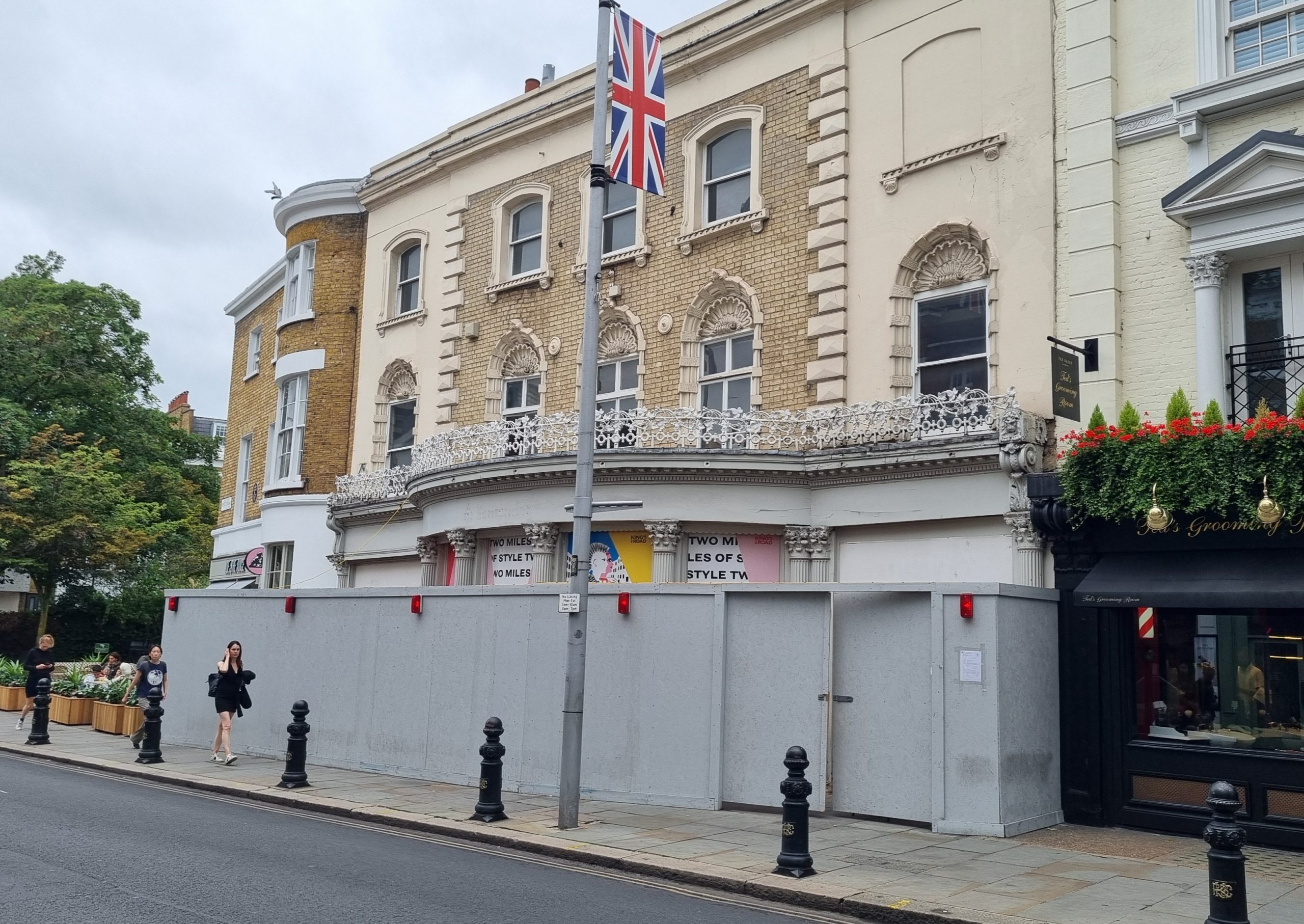 The Chelsea Society | Santander Building